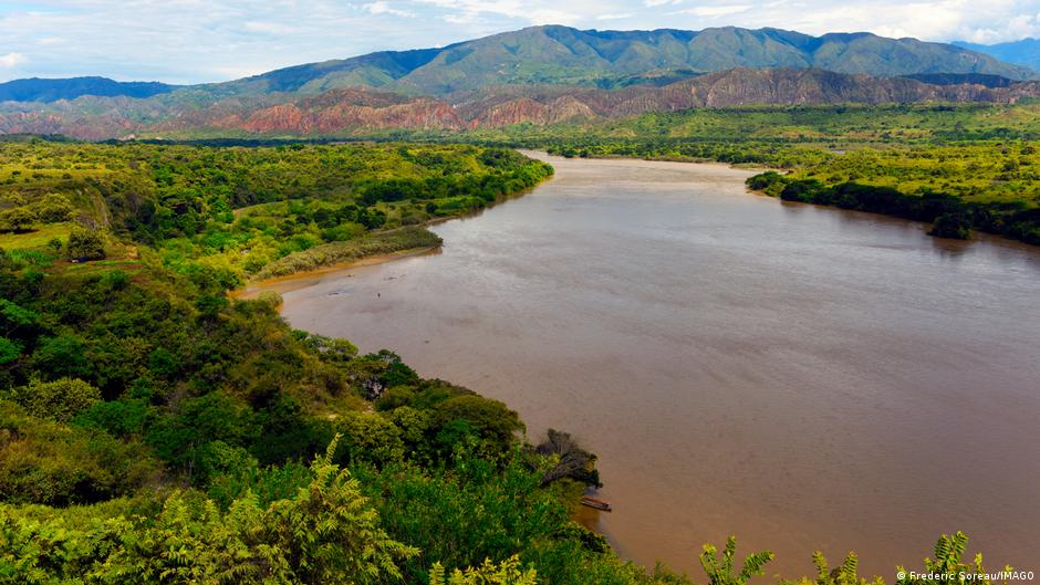 Colombia y UE contra el plástico: de los ríos hacia el mar – DW – 27/12 ...