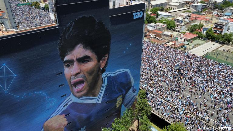 Maradona was 'difficult,' 'high-risk' patient, doctors say