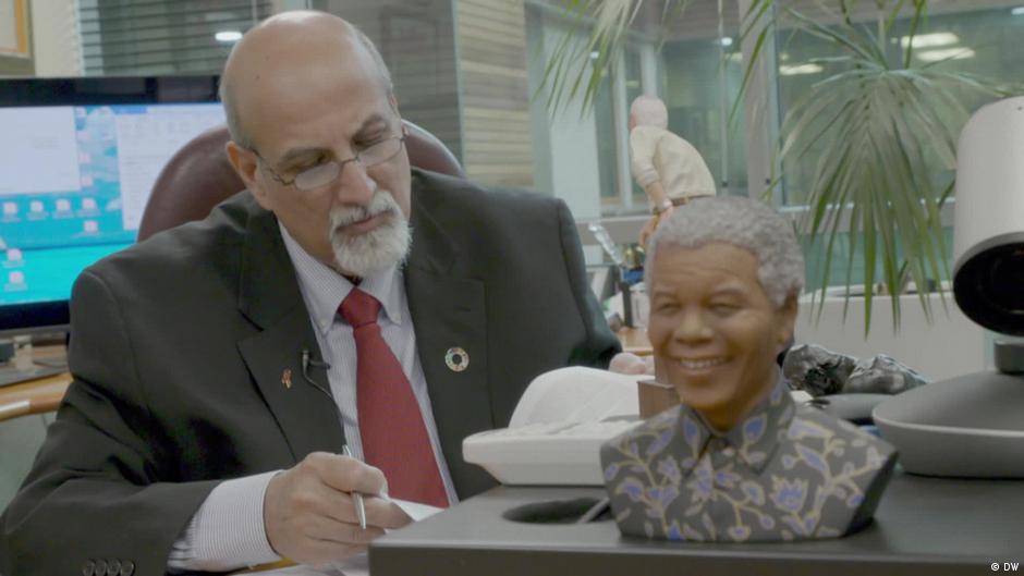 South Africa's pandemic hero – DW – 12/22/2022