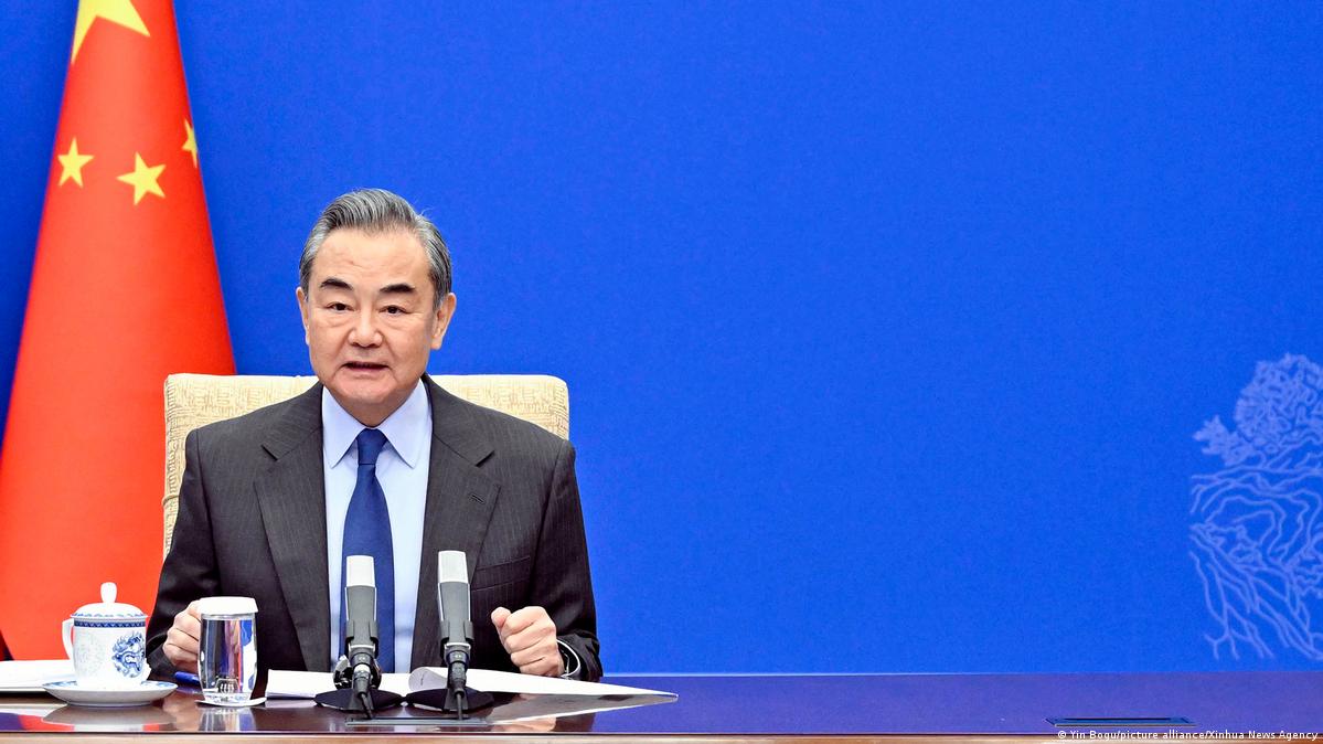 China sanctions 2 US citizens amid Tibet spat – DW – 12/23/2022