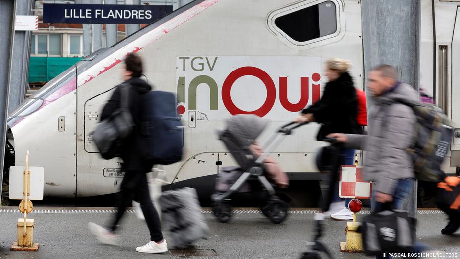 France's TGV train network paralyzed by malicious attack [UP: Person ...