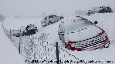 US winter storm brings bitter cold, creates deadly havoc