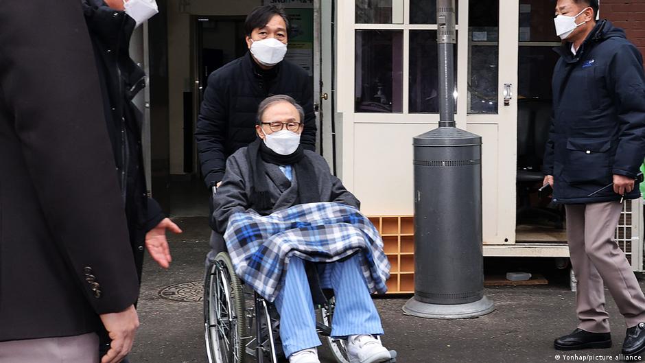 S. Korea to pardon former leader Lee for corruption