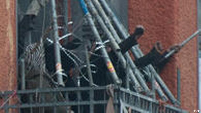 audiobox: berlin riots – DW – 02/02/2011