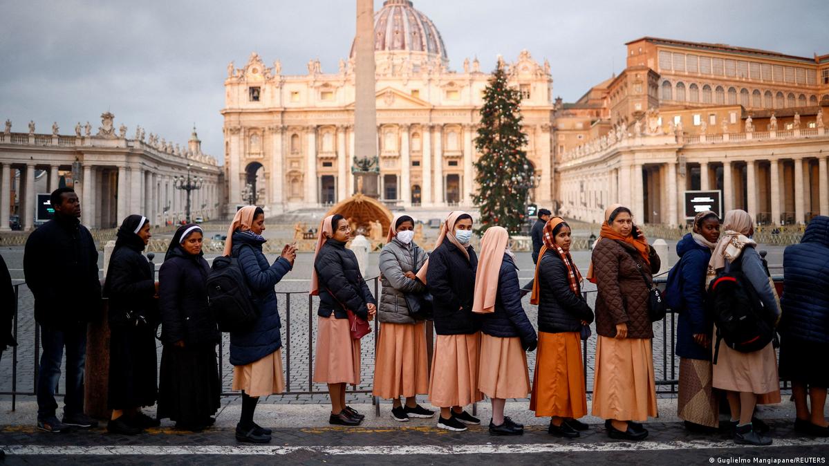 Thousands pay tribute to late Pope Benedict at the Vatican