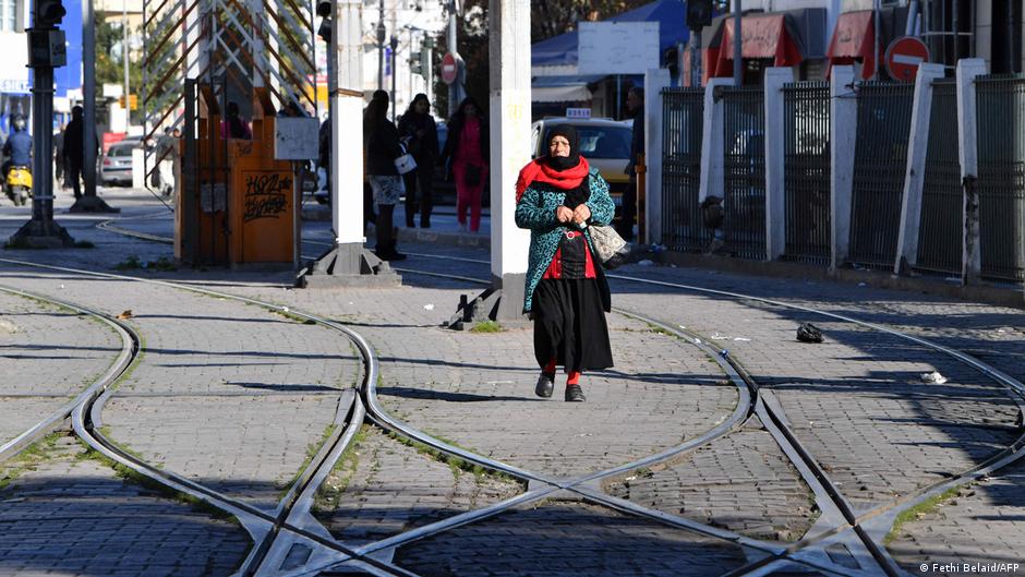 Tunisia: Public transit workers strike over pay, bonuses – DW – 01/02/2023