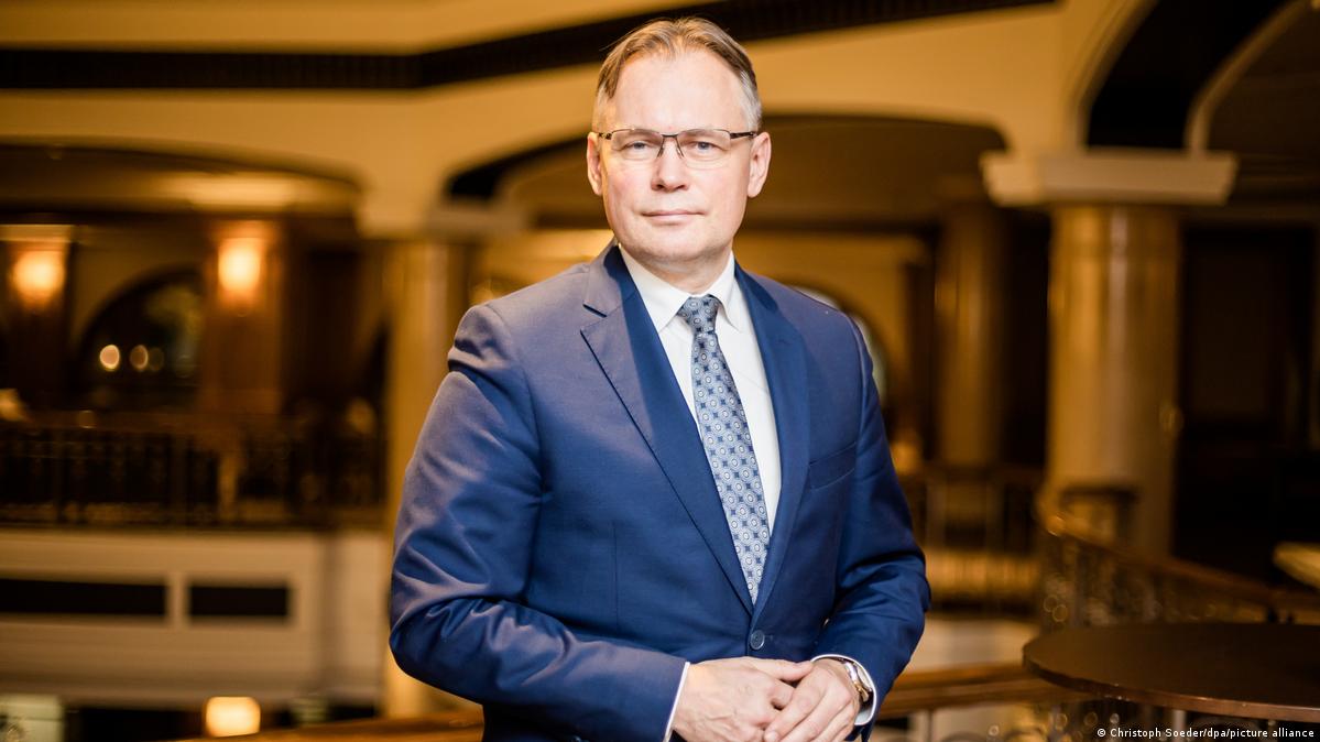 Mularczyk w Berlinie: „Problem z równym traktowaniem ofiar” – DW – 28. ...