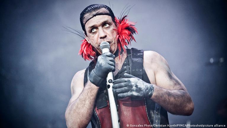Fiscalía no seguirá investigación contra líder de Rammstein – DW – 29 ...