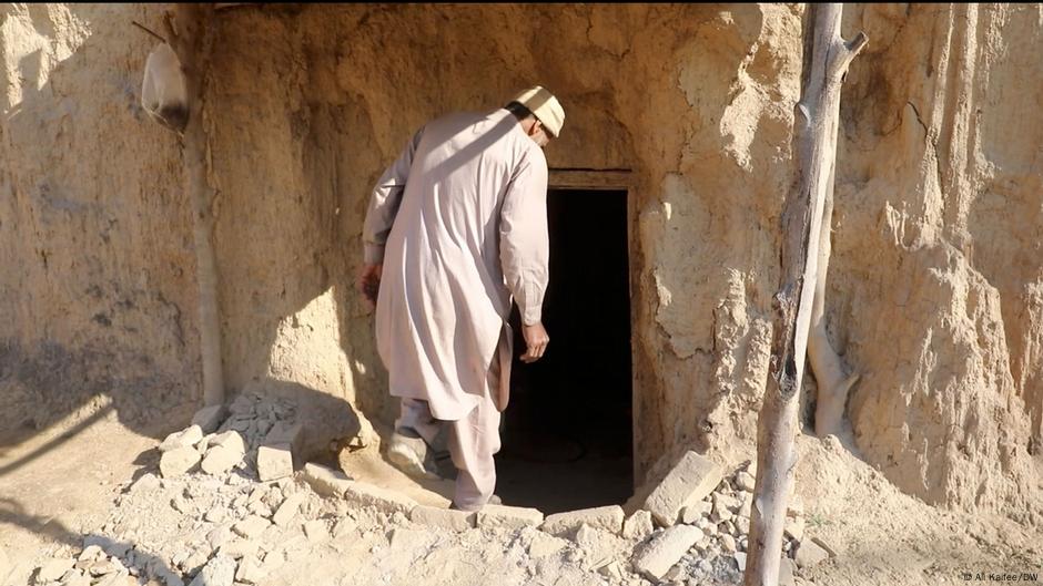 Homeless in Pakistan seek shelter in caves – DW – 01/06/2023 Homeless in Pakistan seek shelter in caves – DW – 01/06/2023