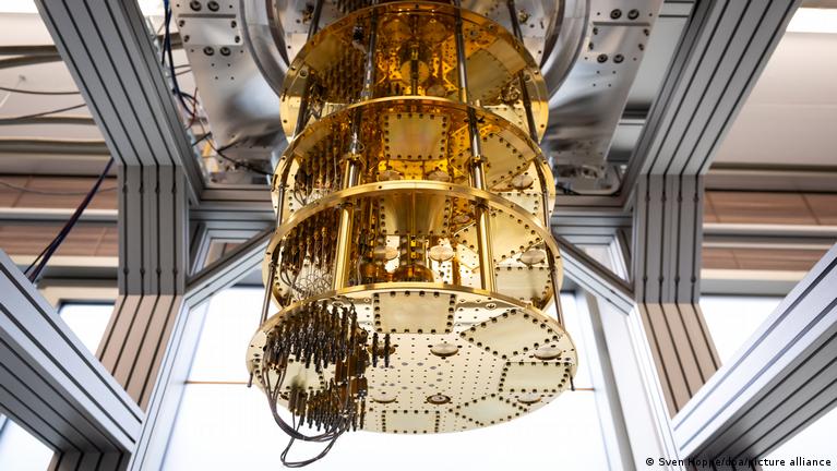 Google’s 'Willow' chip aimed at leap in quantum computing – DW – 12/16/2024