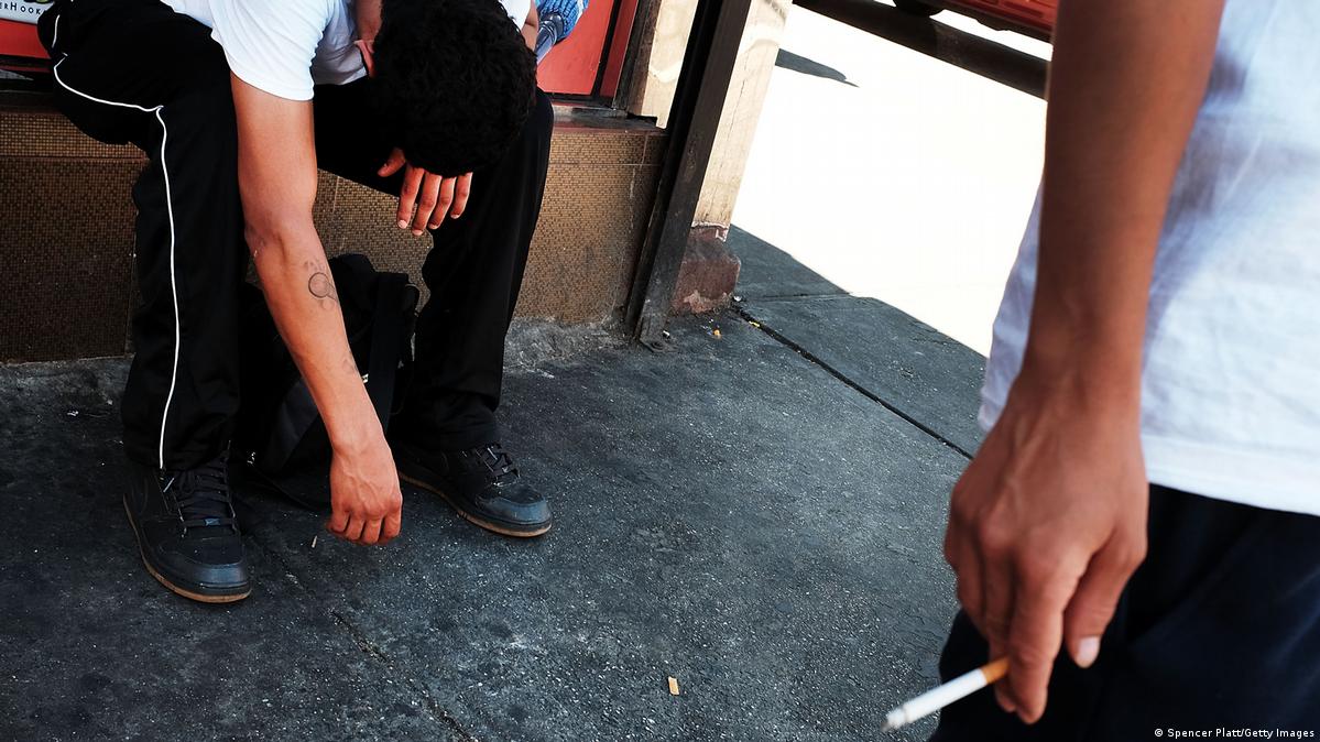 Nitazenes: The opioids 500 times stronger than heroin – DW – 03/19/2024