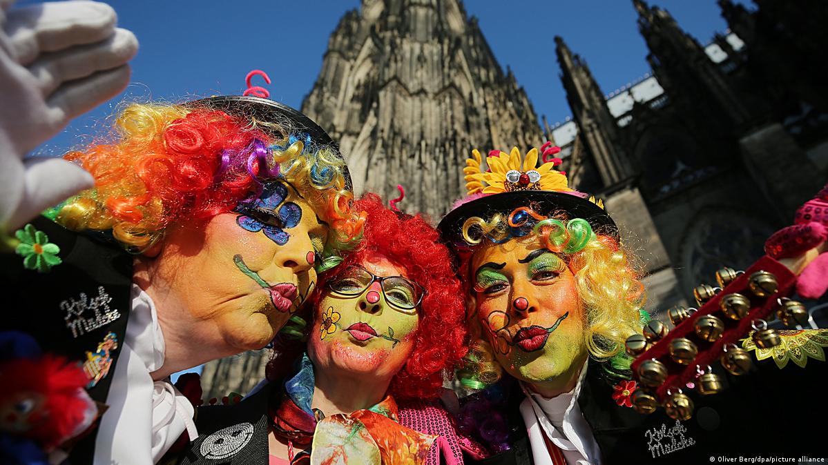 Përse festohen karnavalet? Zanafilla e Karnavaleve në Këln – DW – 16/02 ...