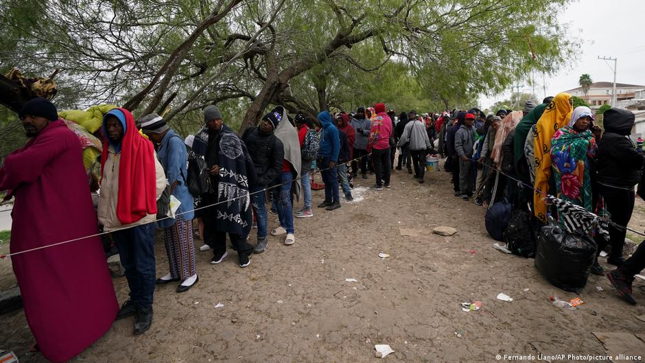 US launches new asylum system for Mexican border – DW – 01/16/2023