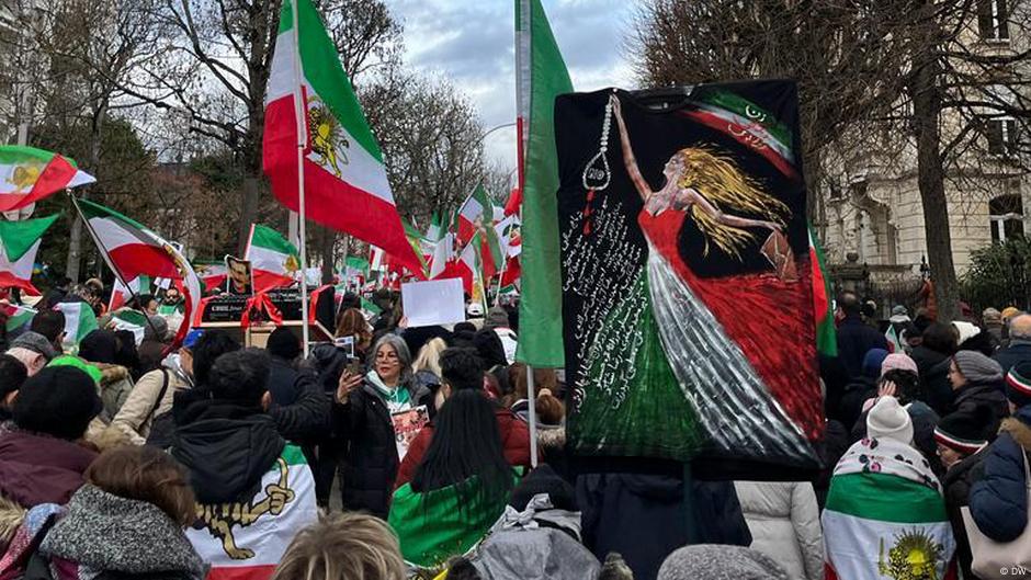 همصدایی ایرانیان علیه جمهوری اسلامی، این بار در استراسبورگ Dw ۱۴۰۱