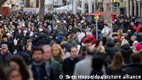 Germany's population grows by 300,000, driven by migration
