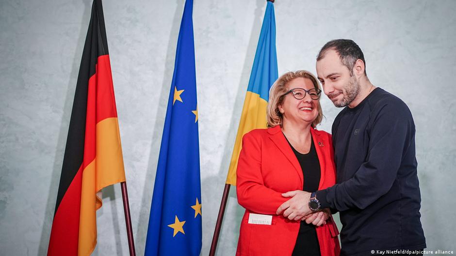 German development minister visits Odesa, renews aid promise – DW – 01 ...