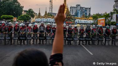 Will 2023 be the decisive year in Myanmar's civil war? – DW – 02/01/2023