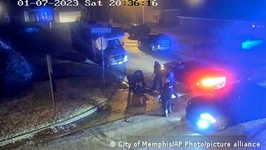 Vídeo De Morte De Jovem Por Policiais Gera Protestos Nos Eua