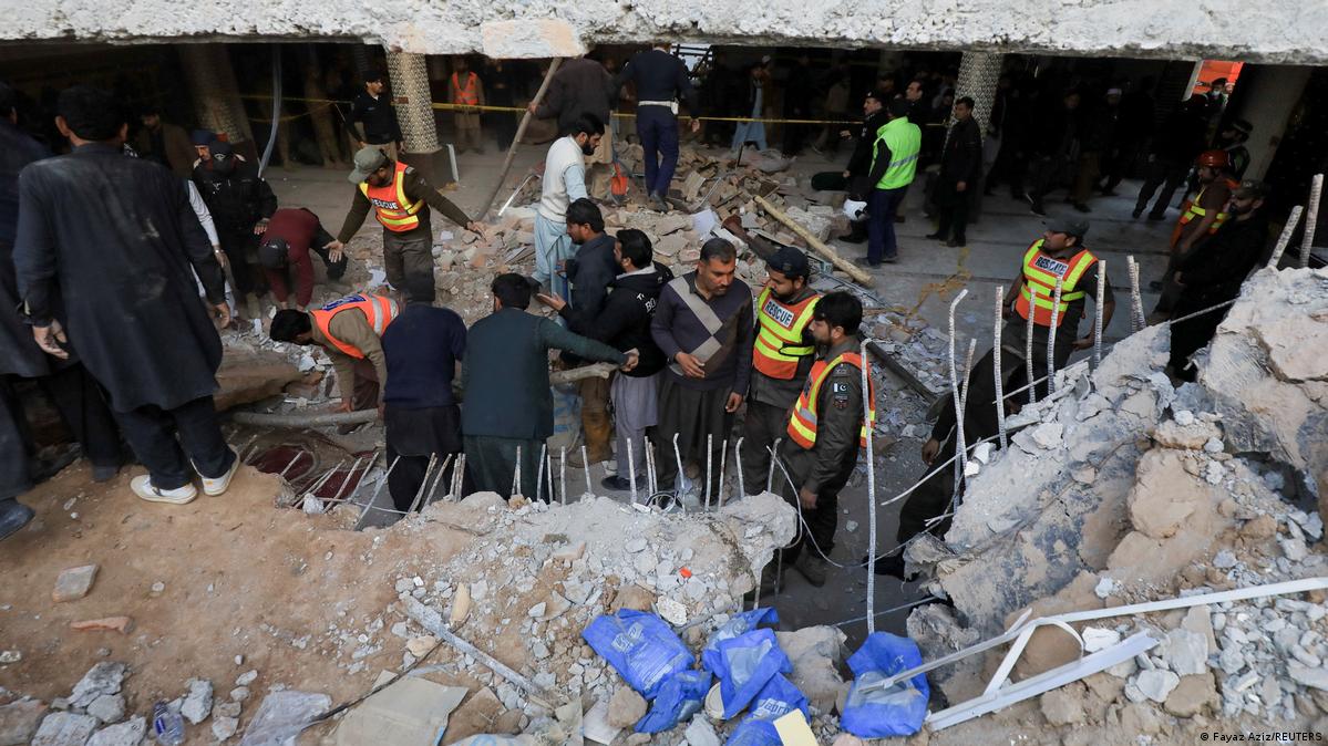 Pakistan: Death toll climbs in Peshawar mosque attack