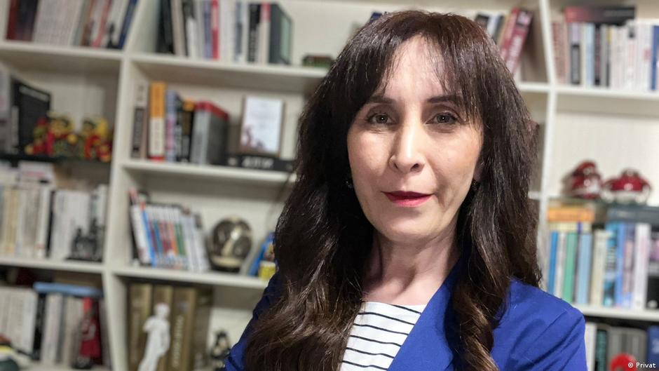 Gülsen Solaker – DW