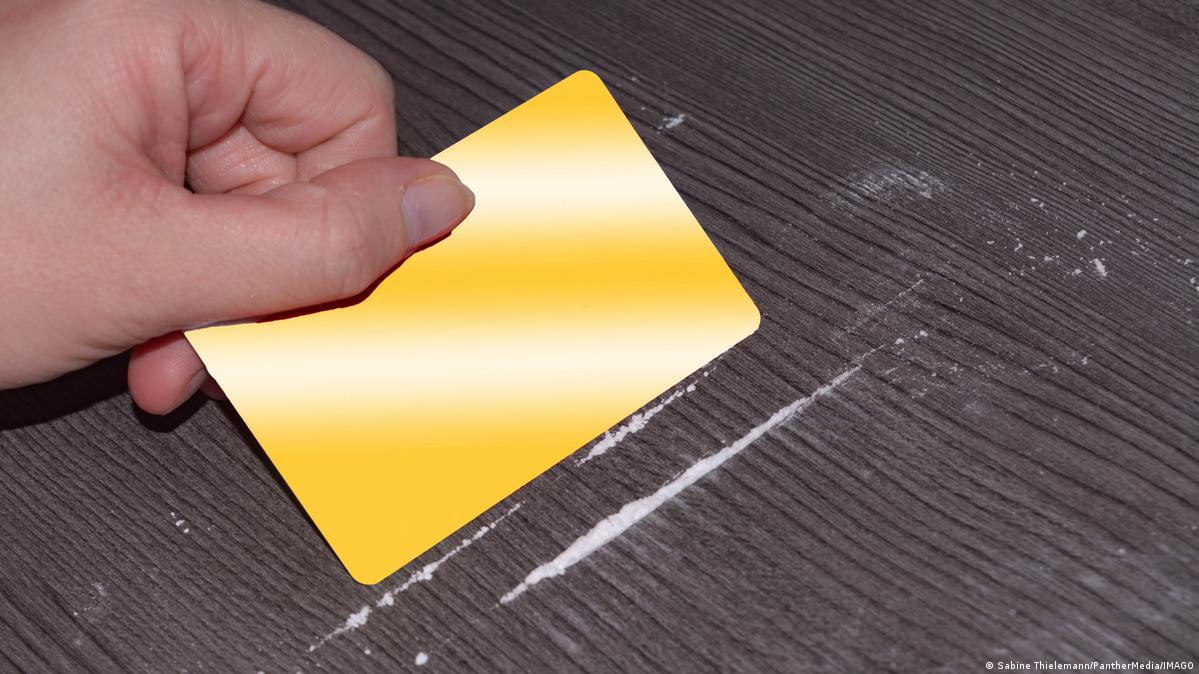 Drug bust stops 2.4 tons of cocaine bound for Australia – DW – 03/04/2023