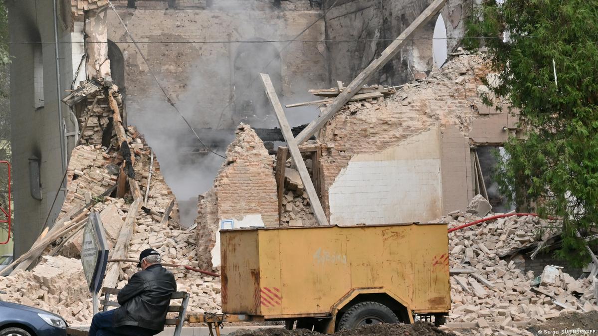 Ukraine updates: US sends seized Russian cash to aid Ukraine