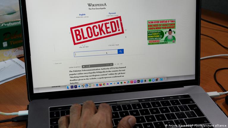 Pakistan lifts Wikipedia ban