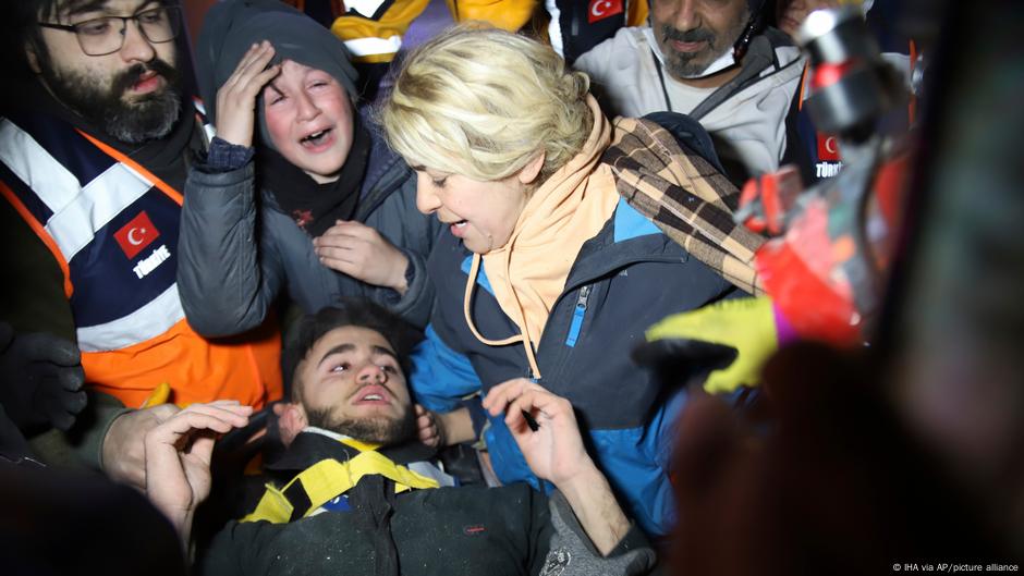 Turkey-Syria earthquake: Death toll rises, rescues dwindle – DW – 02/10 ... Turkey-Syria earthquake: Death toll rises, rescues dwindle – DW – 02/10 ...