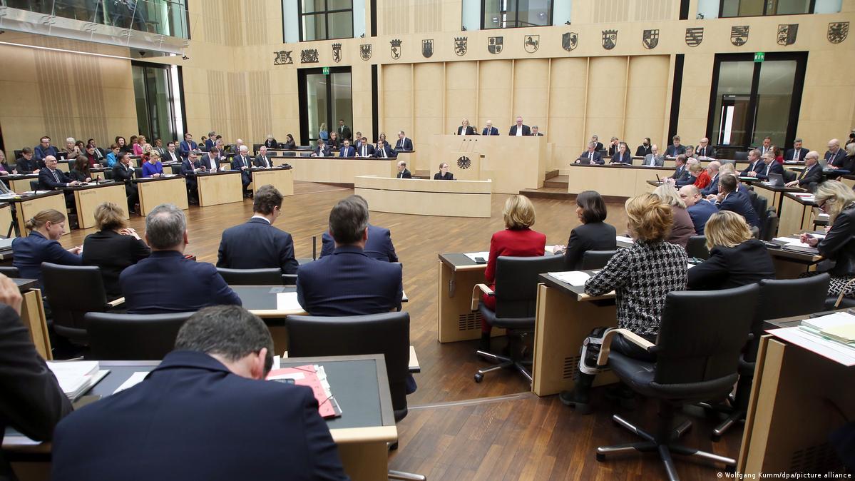 German Bundesrat shoots down whistleblower protection law – DW – 02/10/2023