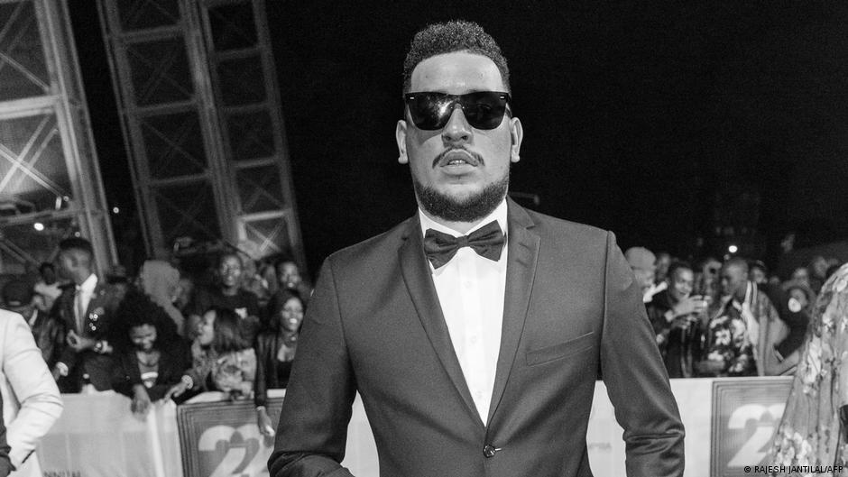 South African rap star AKA gunned down outside restaurant – DW – 02/11/2023