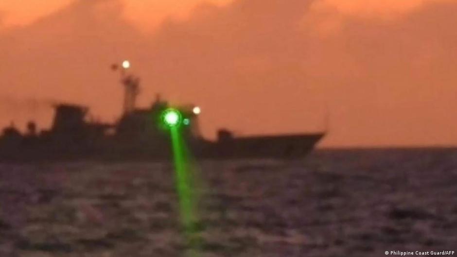 Philippines says Chinese laser temporarily blinded ship crew – DW – 02 ...