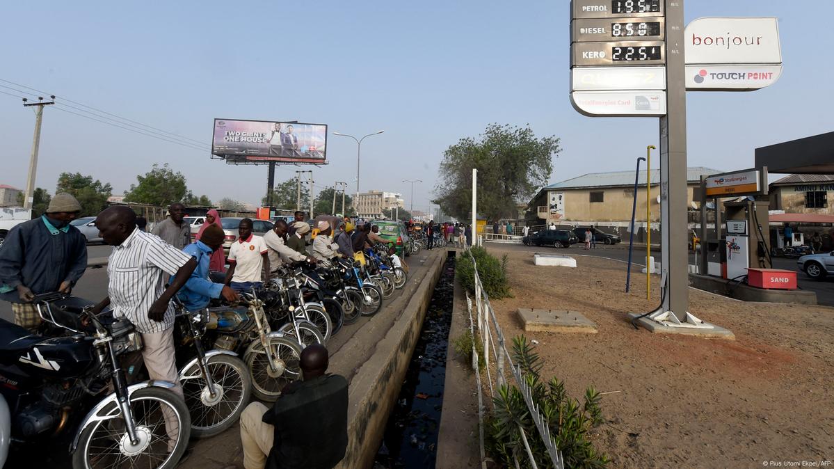 Nigeria: President urges forbearance as fuel subsidy ends – DW – 06/12/2023