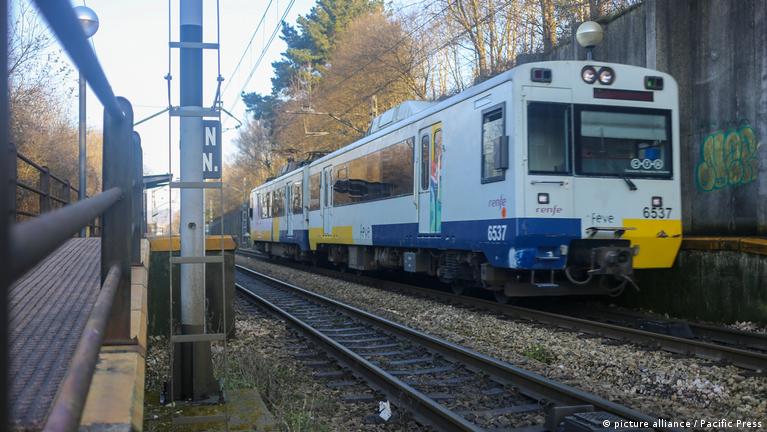 Spain train chief quits over order of too wide trains – DW – 02/20/2023