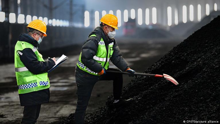 Death toll rises following China coal mine collapse – DW – 02/23/2023