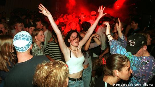 How Frankfurt became an early techno music hub – DW – 03/15/2023