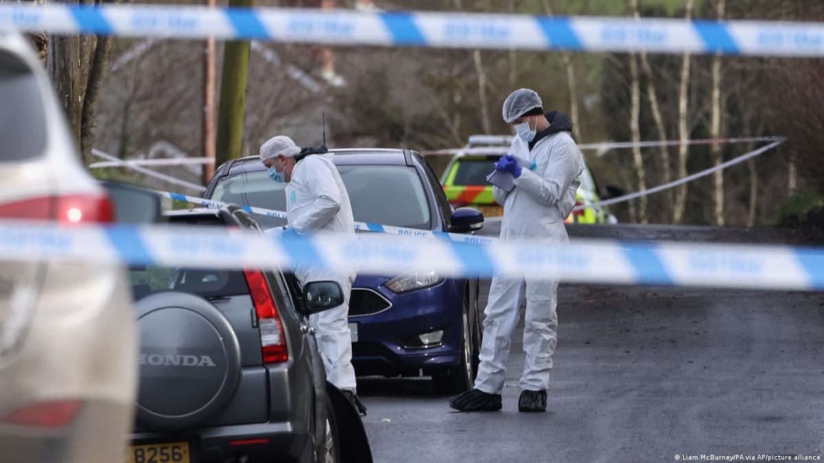 Northern Ireland: 3 arrested over Omagh detective shooting – DW – 02/23 ...
