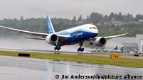 Boeing halts Dreamliner deliveries over fuselage issue – DW – 02/24/2023