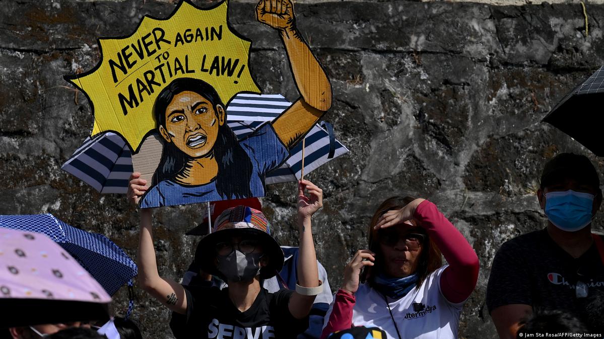 Philippines marks 1986 revolt with dictator's son as leader – DW – 02 ...