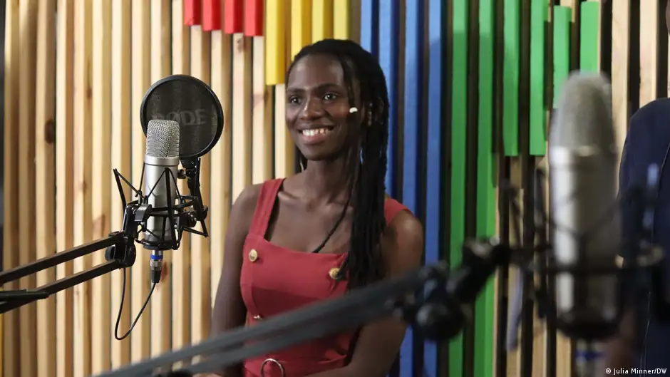 Network: Community and connections | Podcasting | DW | 16.04.2024