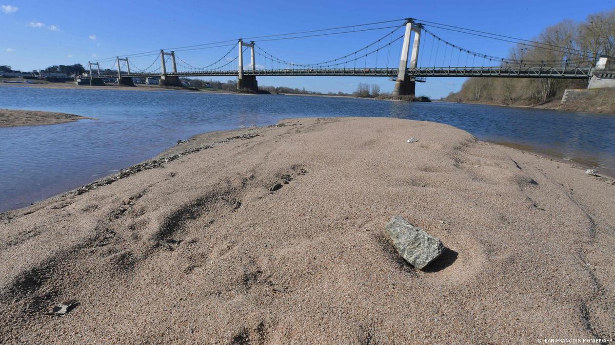 Winterdürre: Frankreich muss Wasser sparen – DW – 01.03.2023