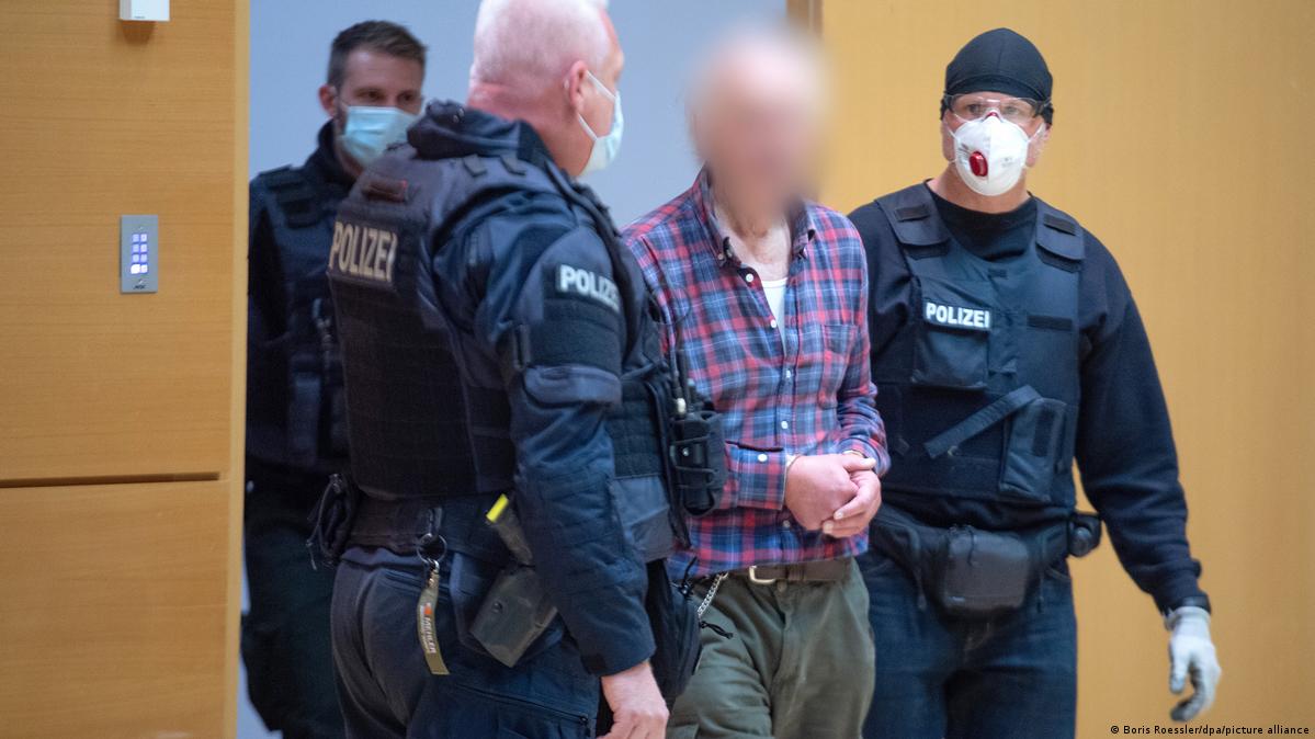 Germany: Father of racist Hanau attacker jailed – DW – 03/02/2023