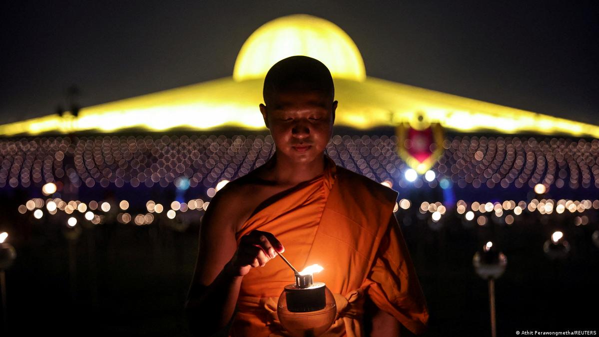 Thailand: Why many men become 'short-term' monks – DW – 07/27/2023