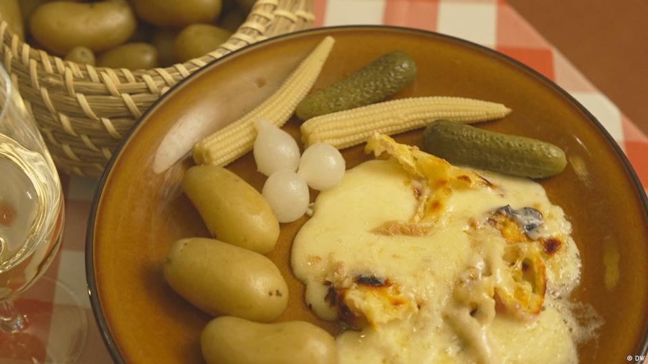 Traditional raclette: A specialty from Switzerland – DW – 03/15/2023