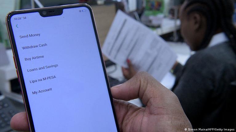 Millions of Kenyans indebted to mobile app lenders – DW – 04/17/2023