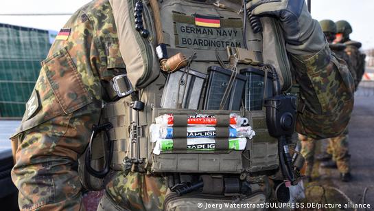Germany: Defense minister battles Bundeswehr bureaucracy – DW – 05/18/2023