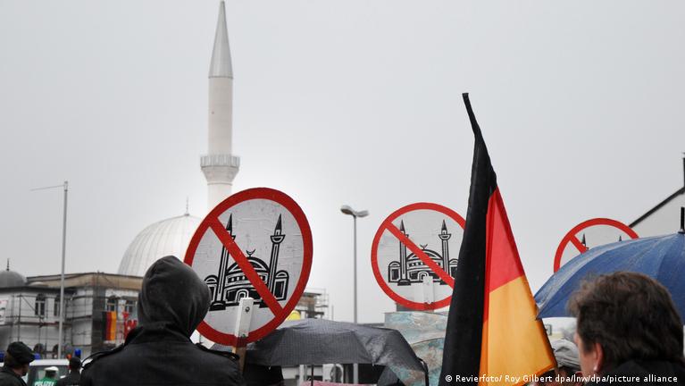 Germany: Hostility toward Muslims is widespread