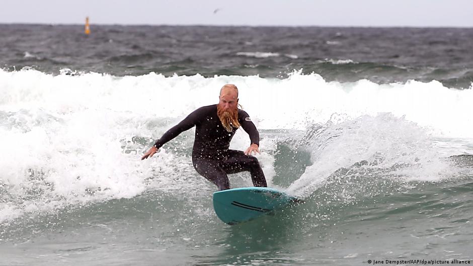 Australian former pro breaks world's longest surf record