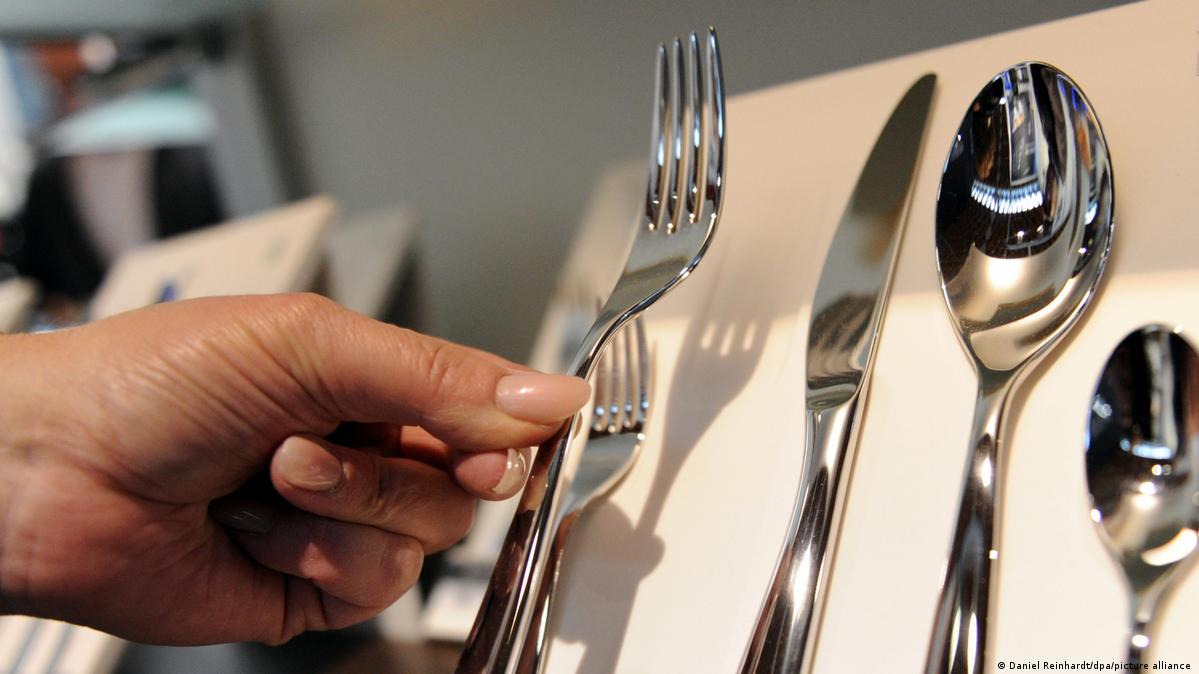 The Ps and Qs of German manners – DW – 05/15/2019