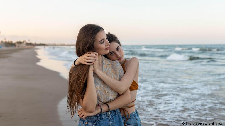 LGBTQ rights in Egypt: Queer community battles crackdown – DW – 03/30/2023