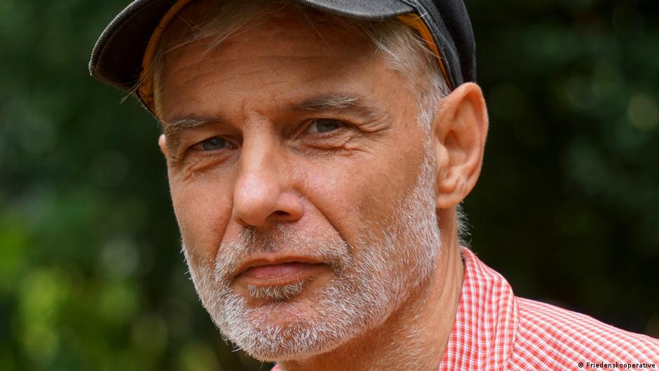 Friedensaktivist Kristian Golla: "Verhandeln statt schießen!"